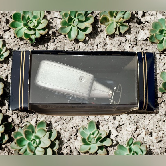 ELICOR | Accents | Nwt Elicor 87 Ford V8 1932 Service Dpannage Diecast ...